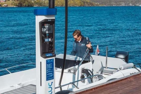 Electric boat charging stations: A new player from Norway