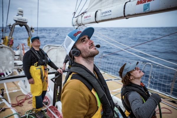 Navicom becomes official Sena marine and outdoor distributor